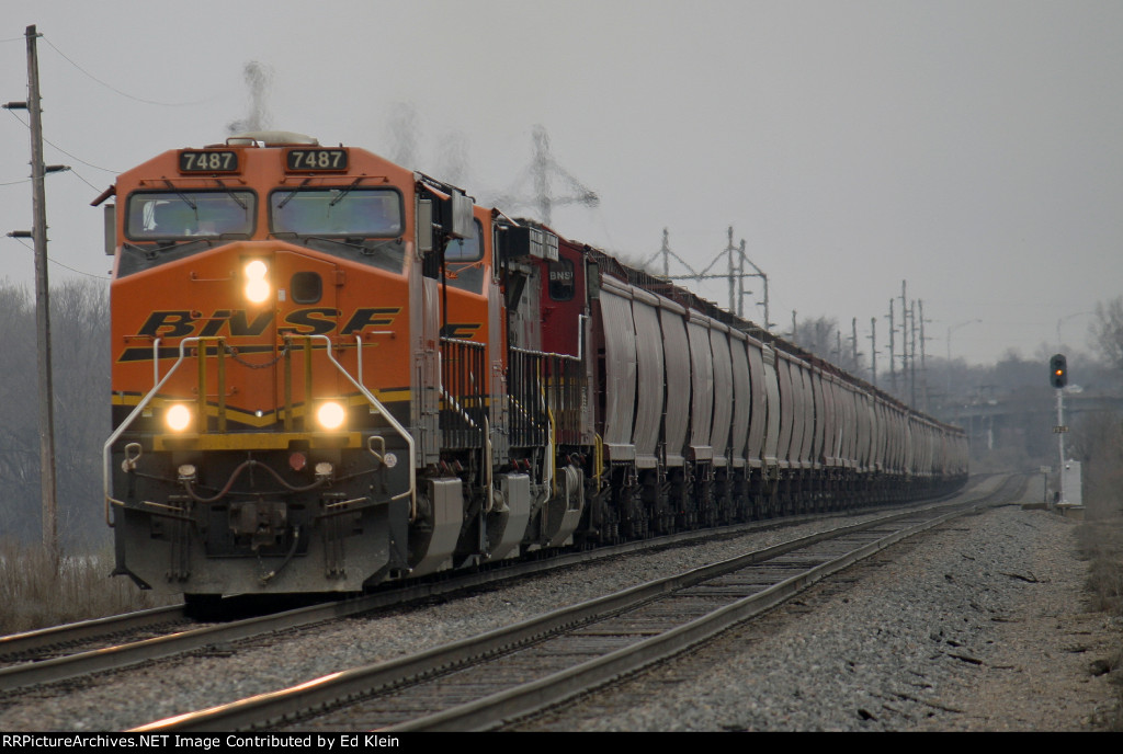 BNSF 7487